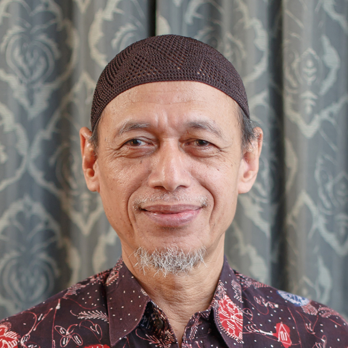 Syamsul Hadi - Fakultas Bisnis dan Ekonomika UII