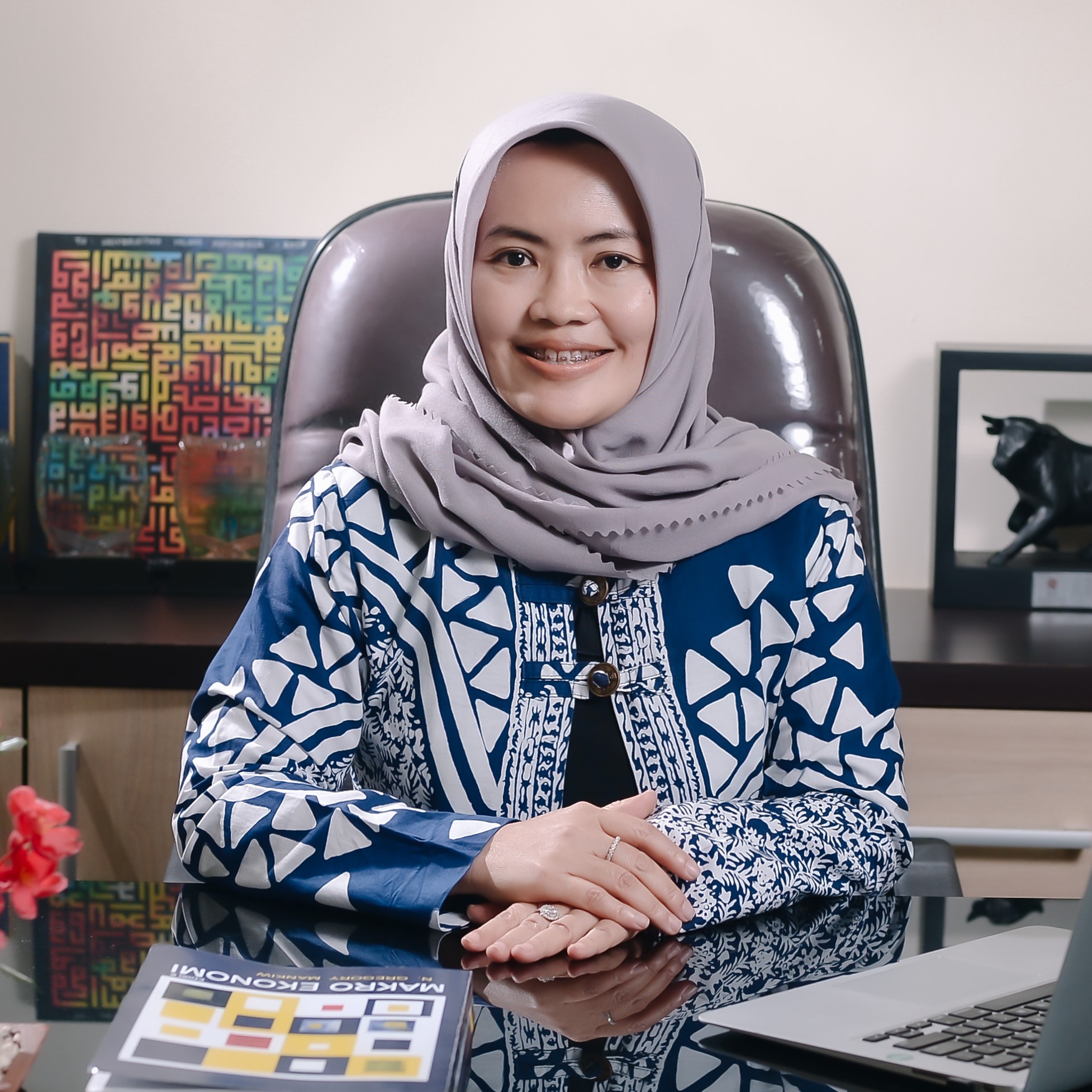 Ninik Sri Rahayu - Fakultas Bisnis dan Ekonomika UII